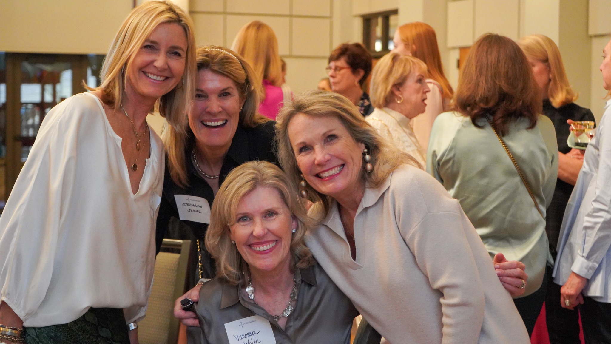 Find Your Community at the Episcopal Church - Worship & Serve